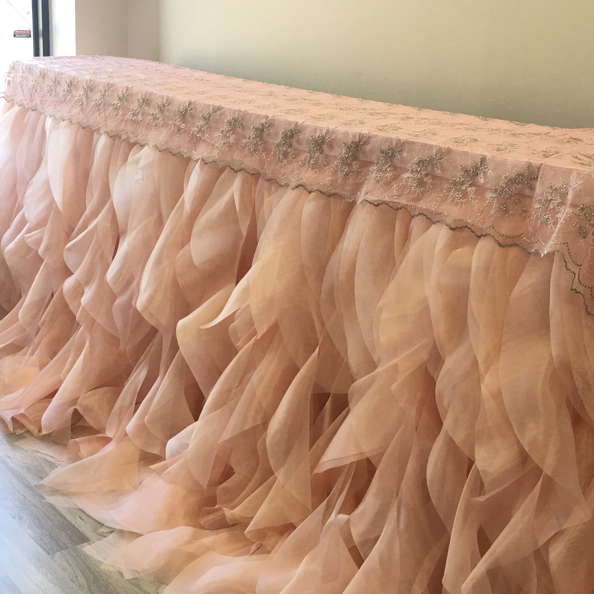 Blush Ruffle Head Table – Creative Covers Inc.